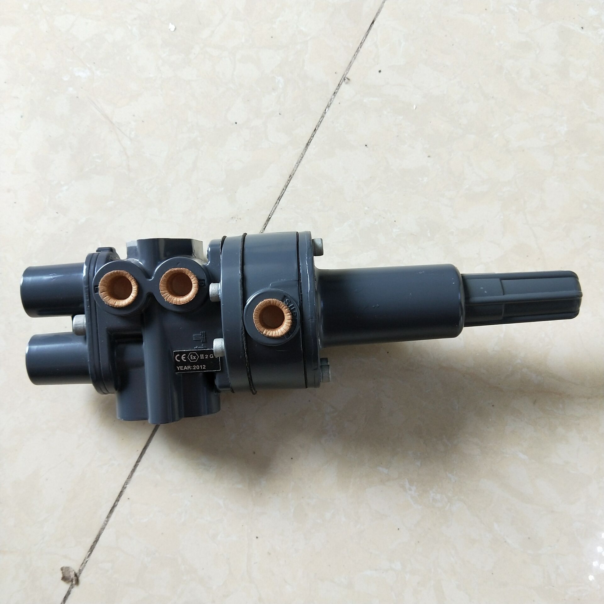 FISHER 377 Pressure sensing position retaining valve